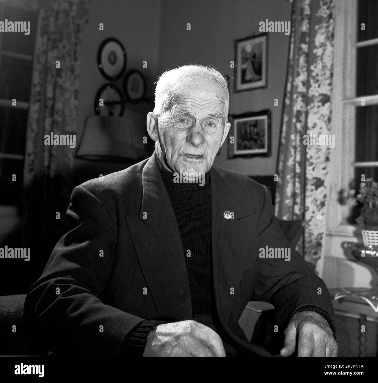 Hamar 1961. Skater Peter Sinnerud ist 85 Jahre alt, wird aber ständig ...