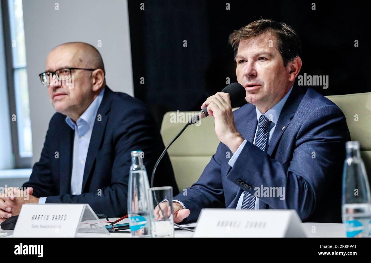 Der russische Historiker Andrej Zubow (nicht abgebildet) wäre entweder ...