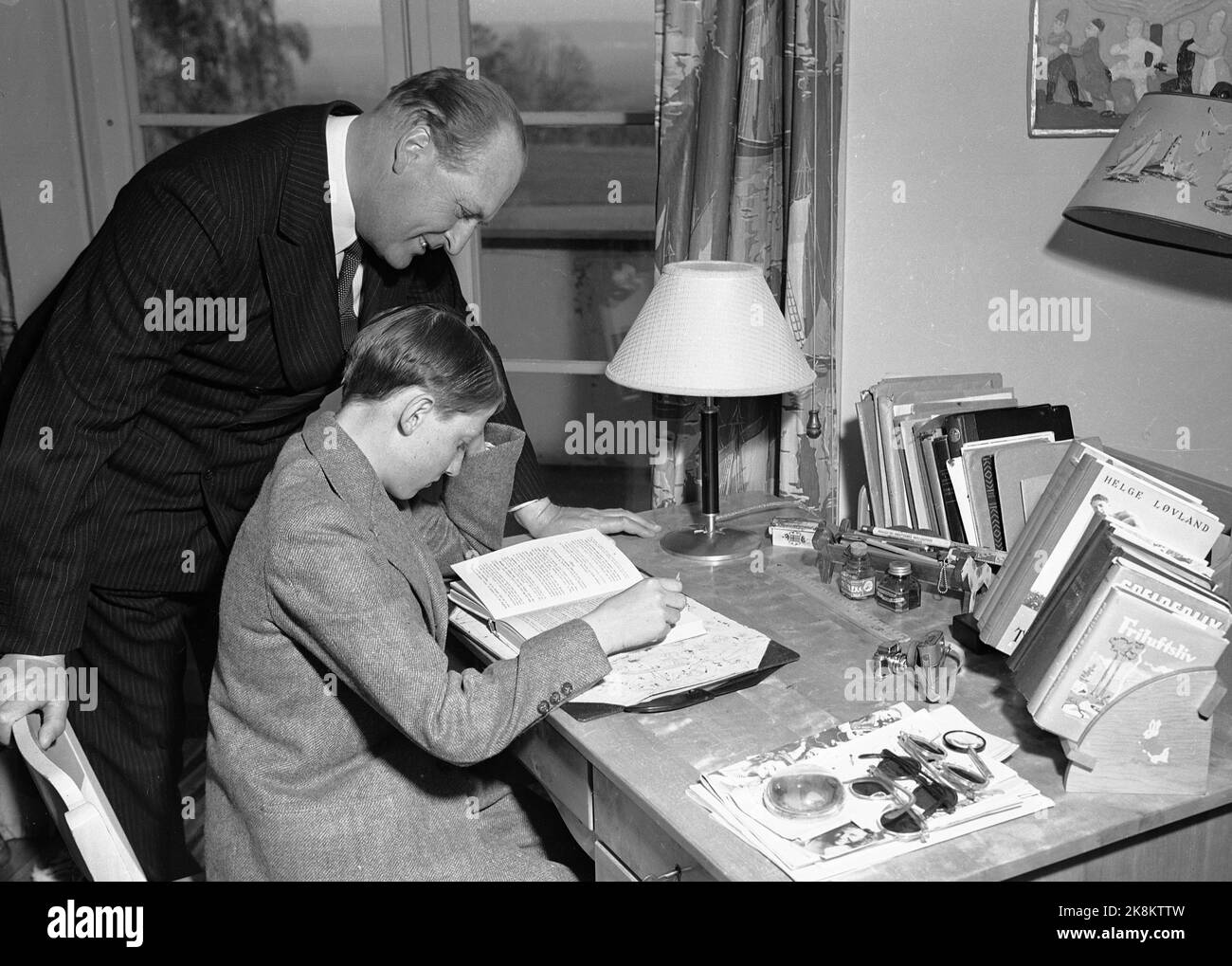 Kronprinz olav war ein foto -Fotos und -Bildmaterial in hoher Auflösung ...