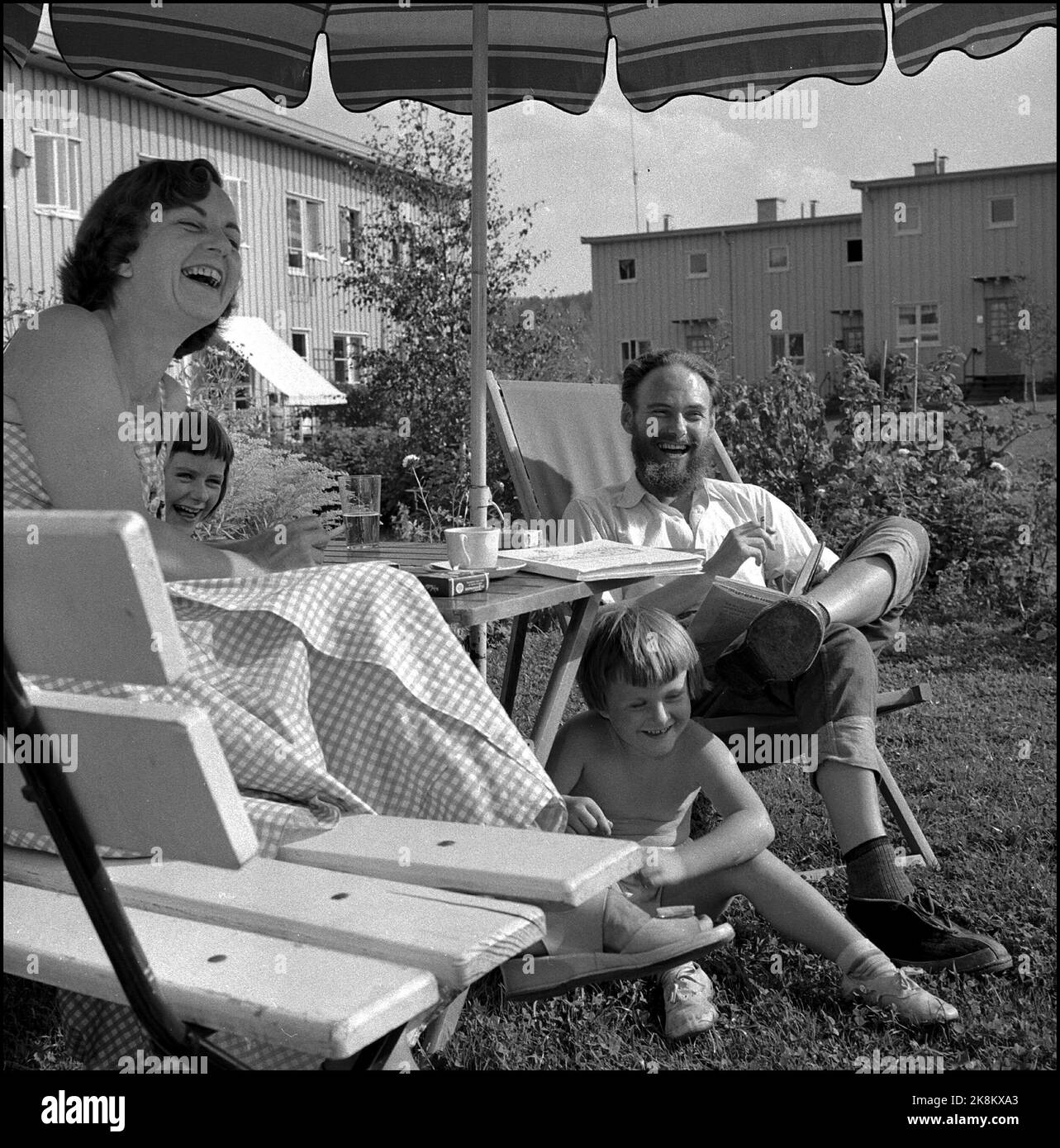 Oslo 1955. Beim Autor Agnar Mykle, seiner Frau Jane Mykle und ihren ...