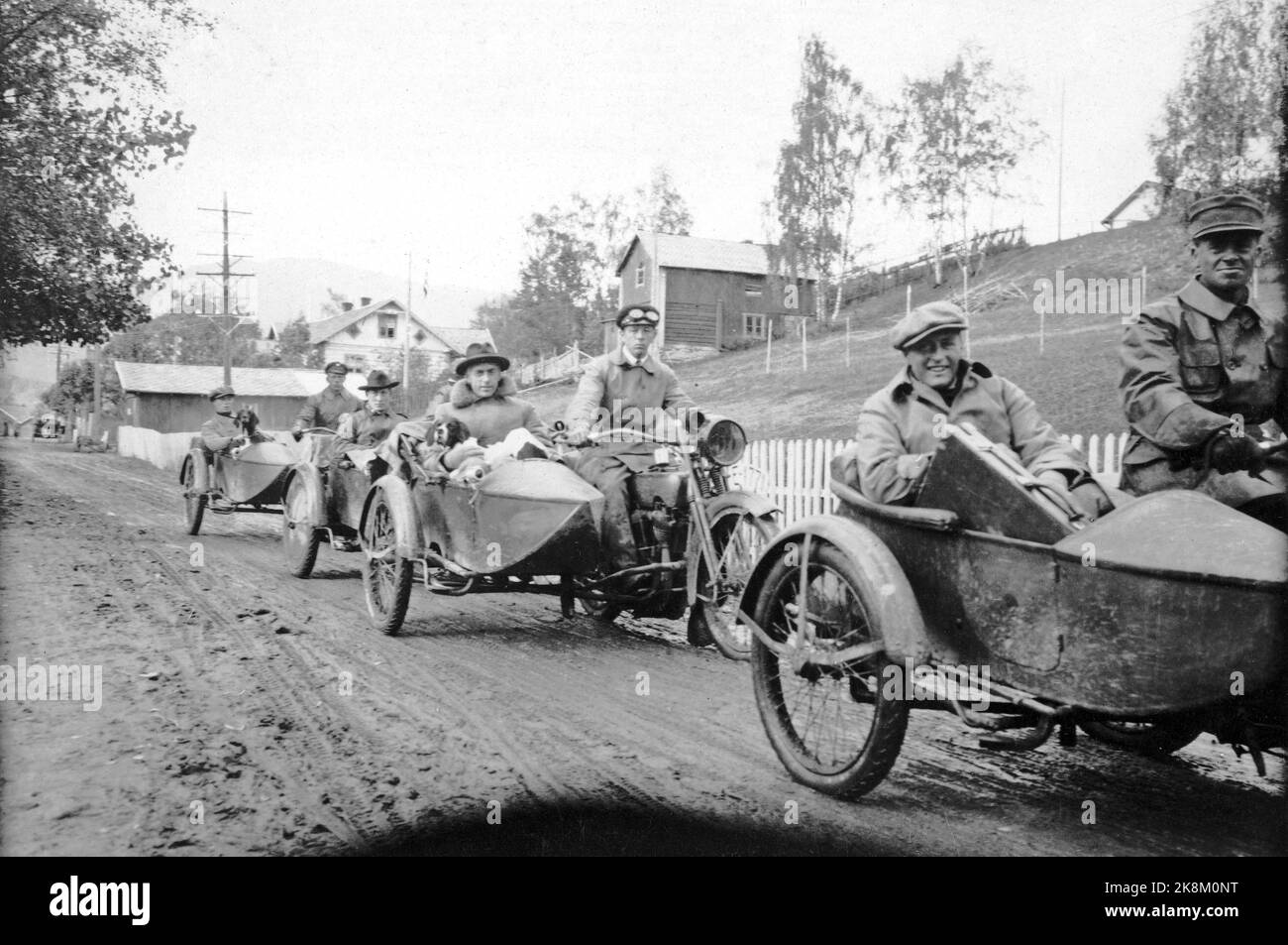 Sikkilsdalen 1924 Kronprinz Olav jagte mit Freunden der Kriegsschule ...