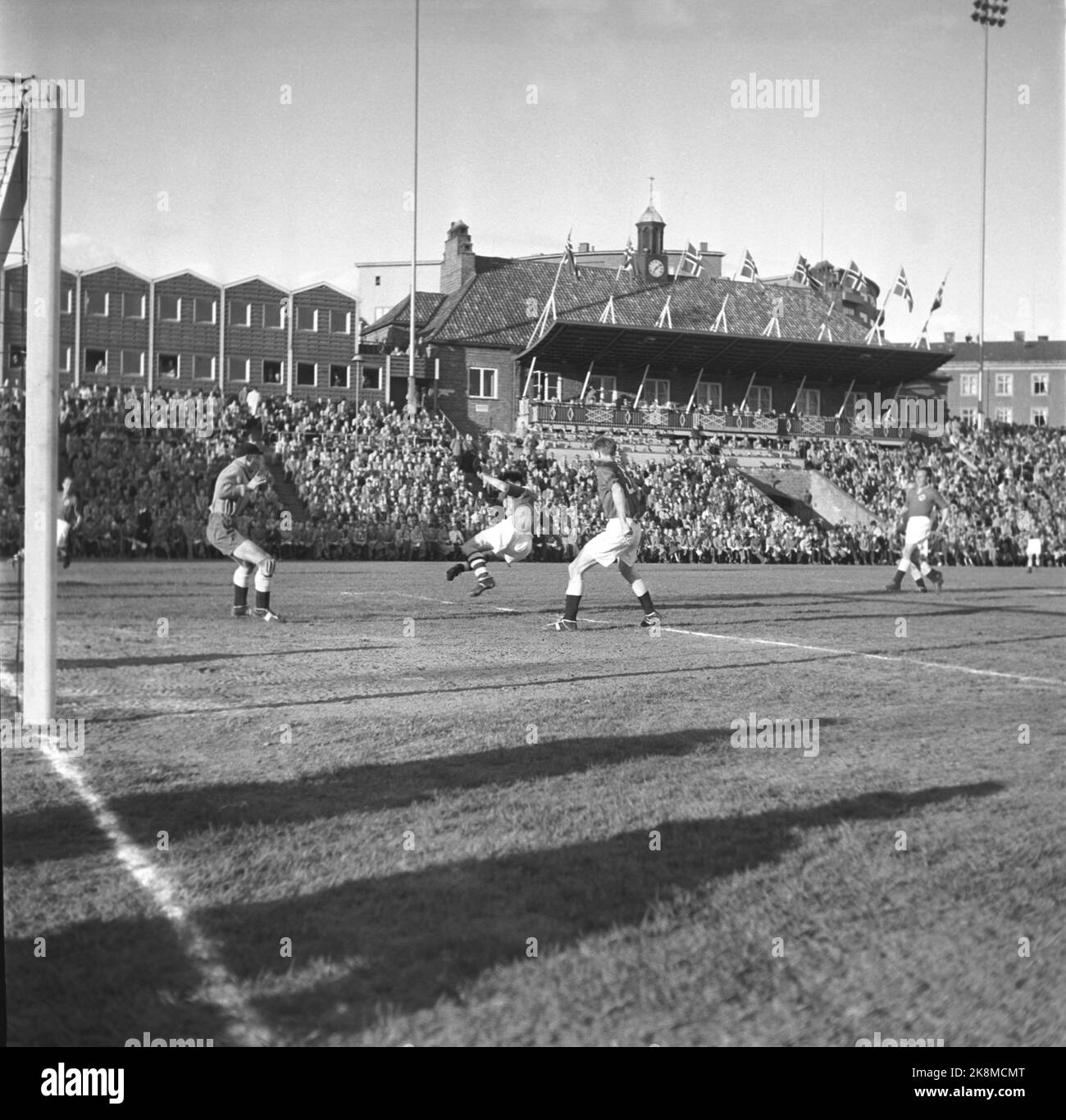 Oslo 19550524. Norwegen - Irland 1-3 im Bislett Stadium. 18.500 ...