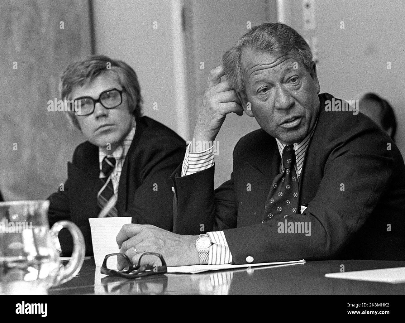 OSLO 1974-06-18: Tidligere havrettsminister Jens Evensen, som skaffet ...