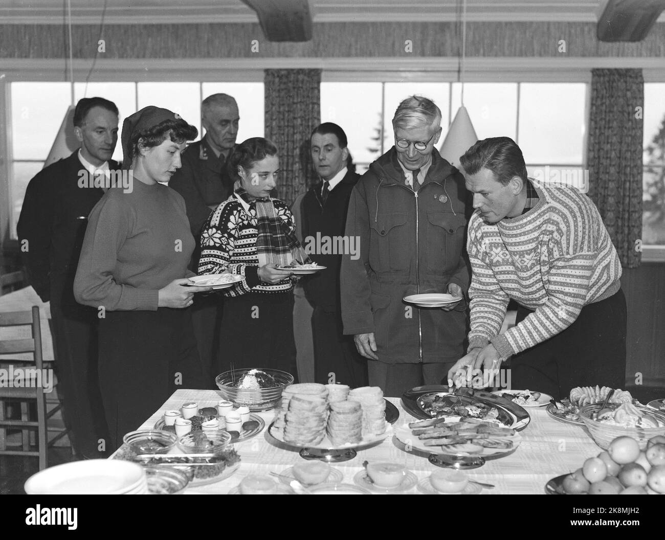Prinzessin ragnhild und ganz rechts erling lorentzen foto -Fotos und ...