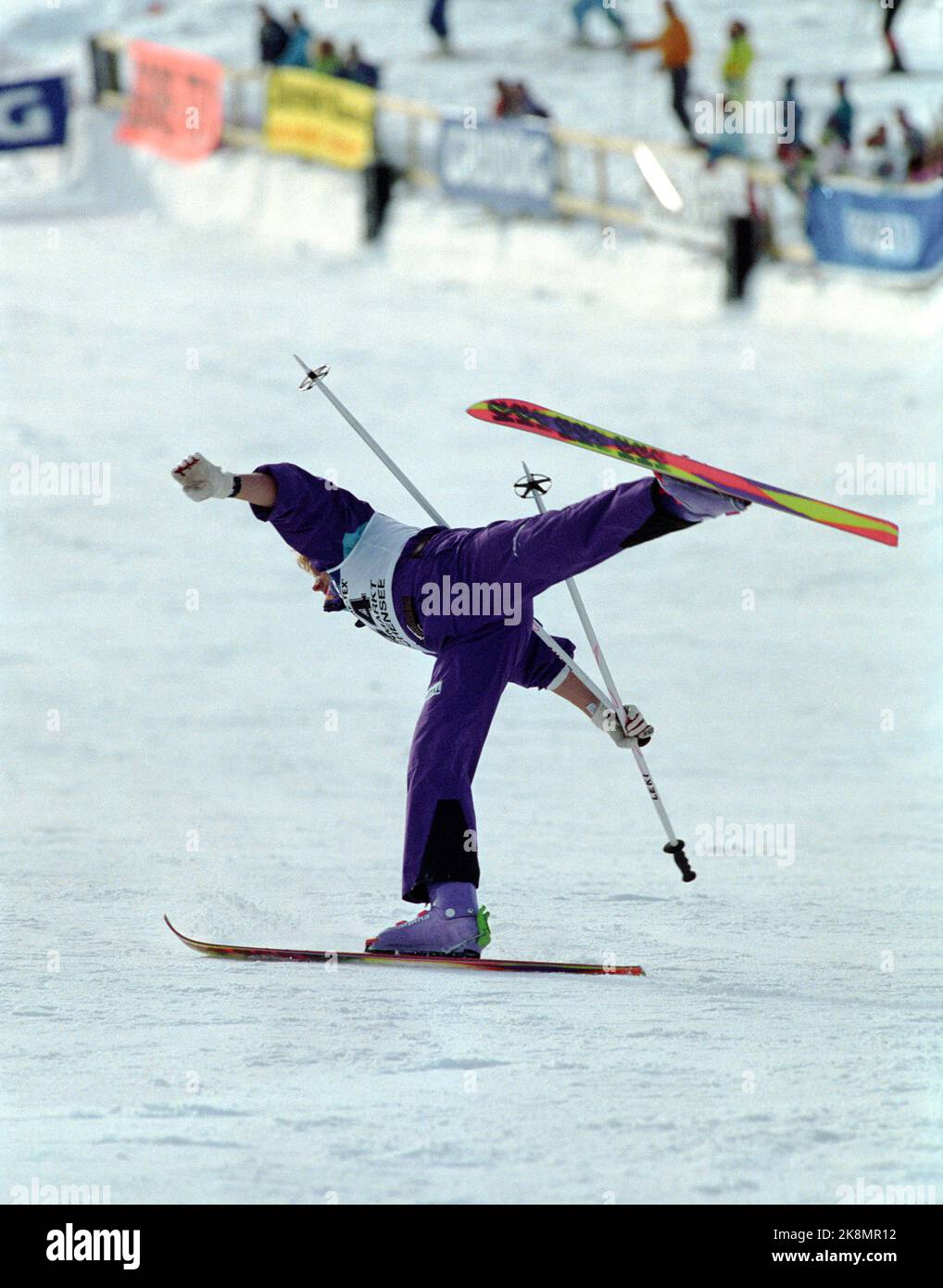 Altenmarkt Austria 19920314 Rune Kristiansen in Aktion, auf dem Weg zum WM-Sieg in Ski-Akrobatik ...