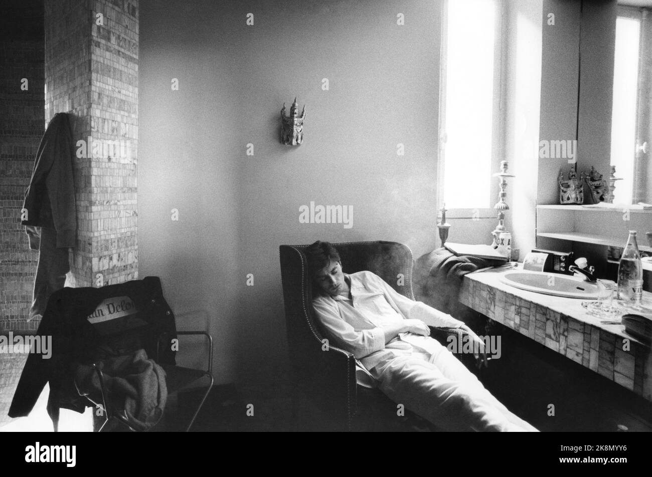 Alain delon backstage -Fotos und -Bildmaterial in hoher Auflösung – Alamy