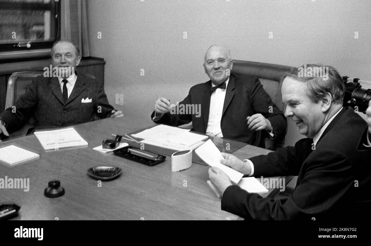 Oslo 19710309 Regierungskrise nach dem sogenannten Leckage-Fall. Kjell ...