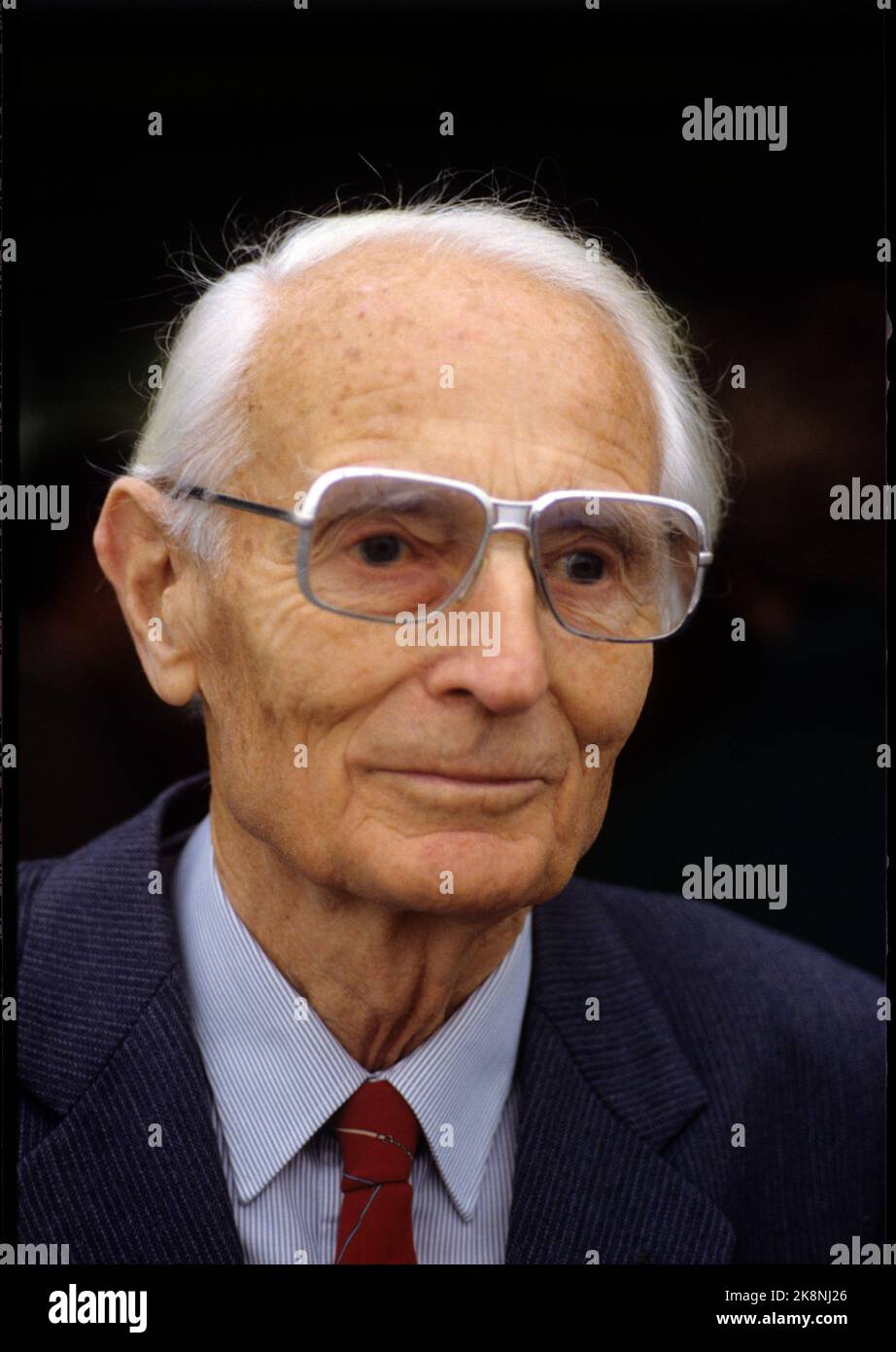 Mitarbeiter nrk foto -Fotos und -Bildmaterial in hoher Auflösung – Alamy