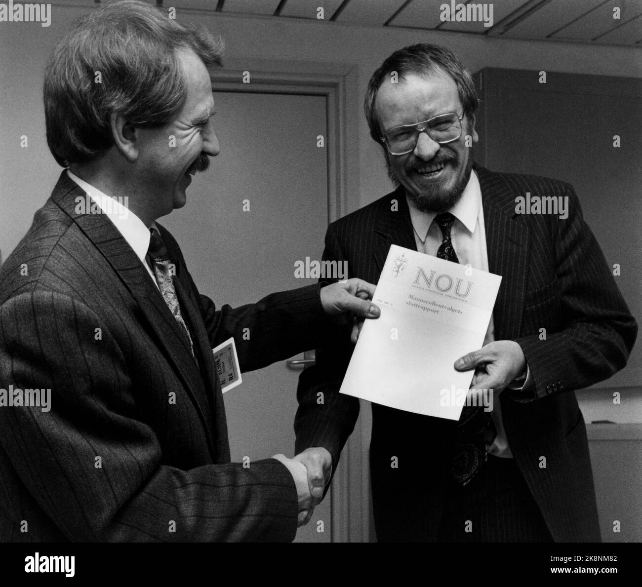 Sandmännchen familie Schwarzweiß-Stockfotos und -bilder - Alamy