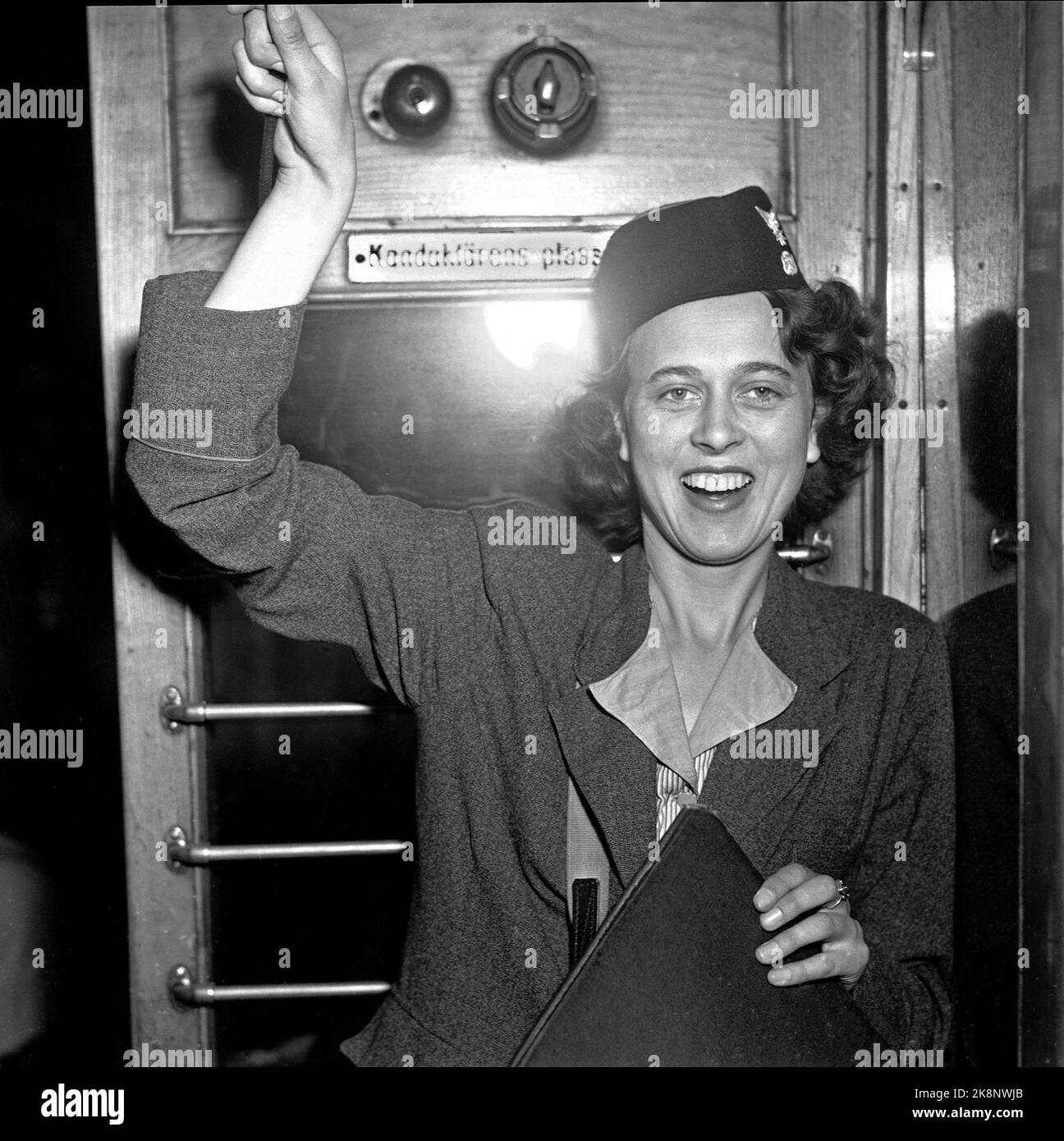 Oslo 19500722 miss kari liv eidem ist studentin Schwarzweiß-Stockfotos und -bilder - Alamy