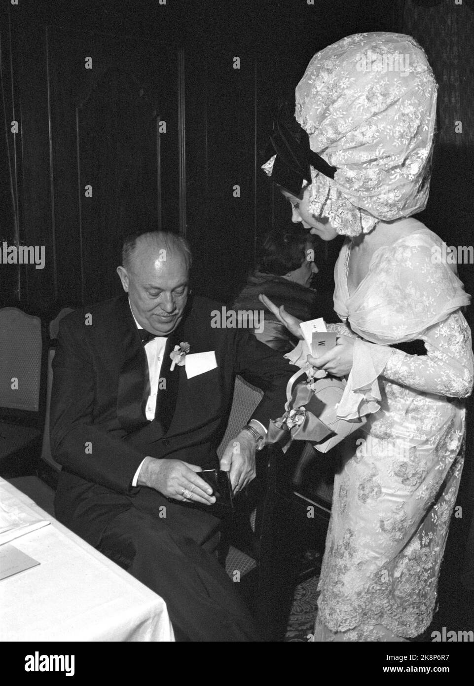 Oslo 19650327 - und danach wurde getanzt. Premiere des Films My Fair ...