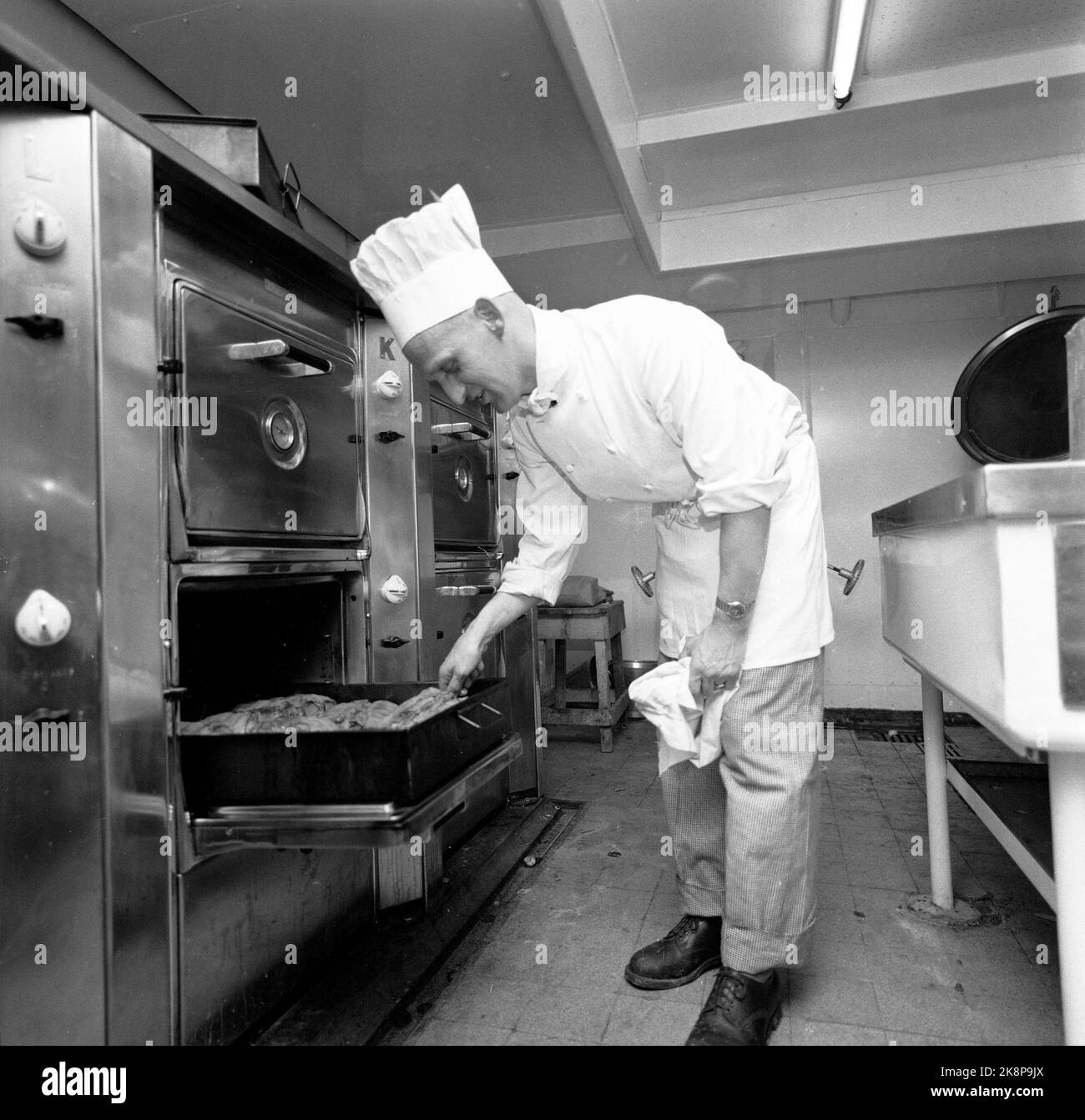 Die Nordsee Mai 1956. Das neue Flaggschiff der norwegisch ...