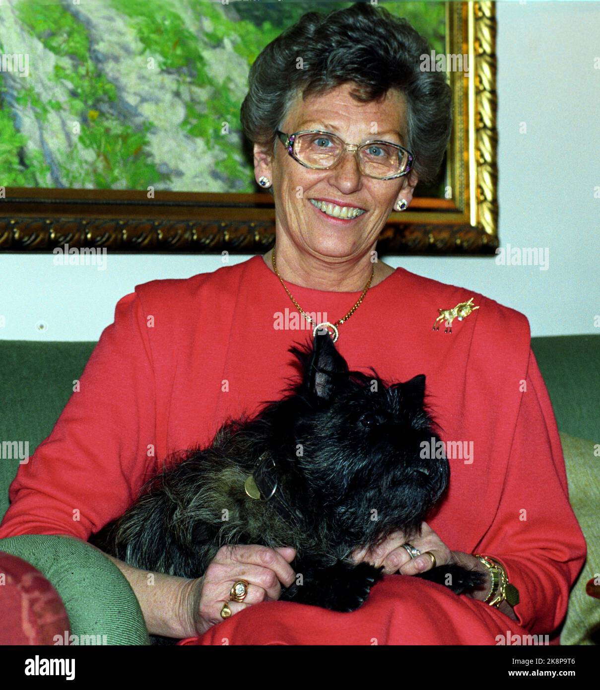 Frau ferner foto -Fotos und -Bildmaterial in hoher Auflösung – Alamy