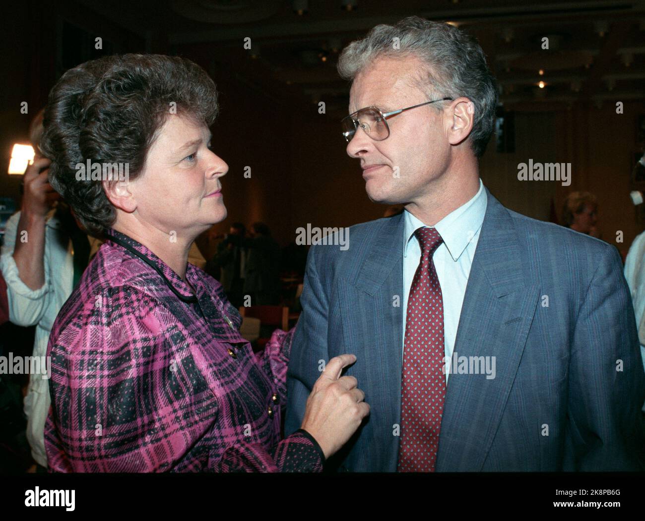 Premierminister gro harlem brundtland und einar forde -Fotos und ...