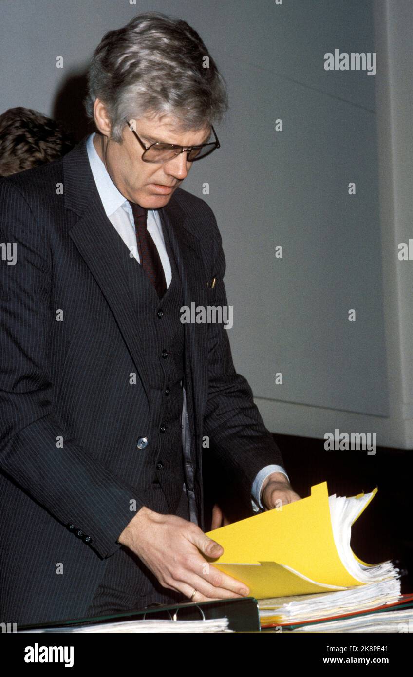 Oslo 1985-02: TREHOLT-SAKEN. - Rettsaken mot den spionasjetiltale ...