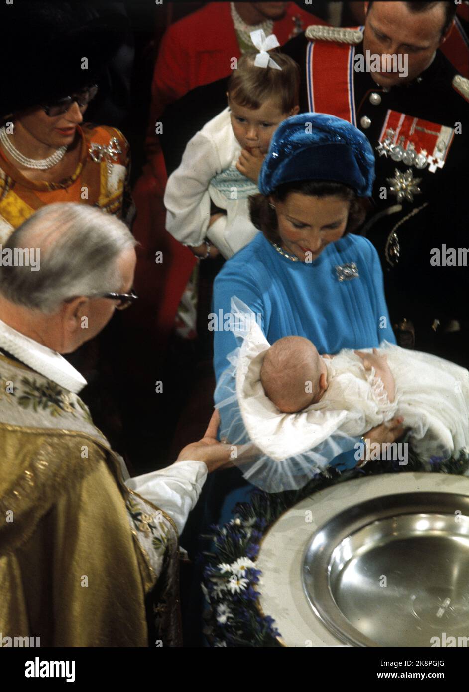 Das schloss 19730920 prinz haakon magnus taufe auf dem schloss -Fotos und -Bildmaterial in hoher ...