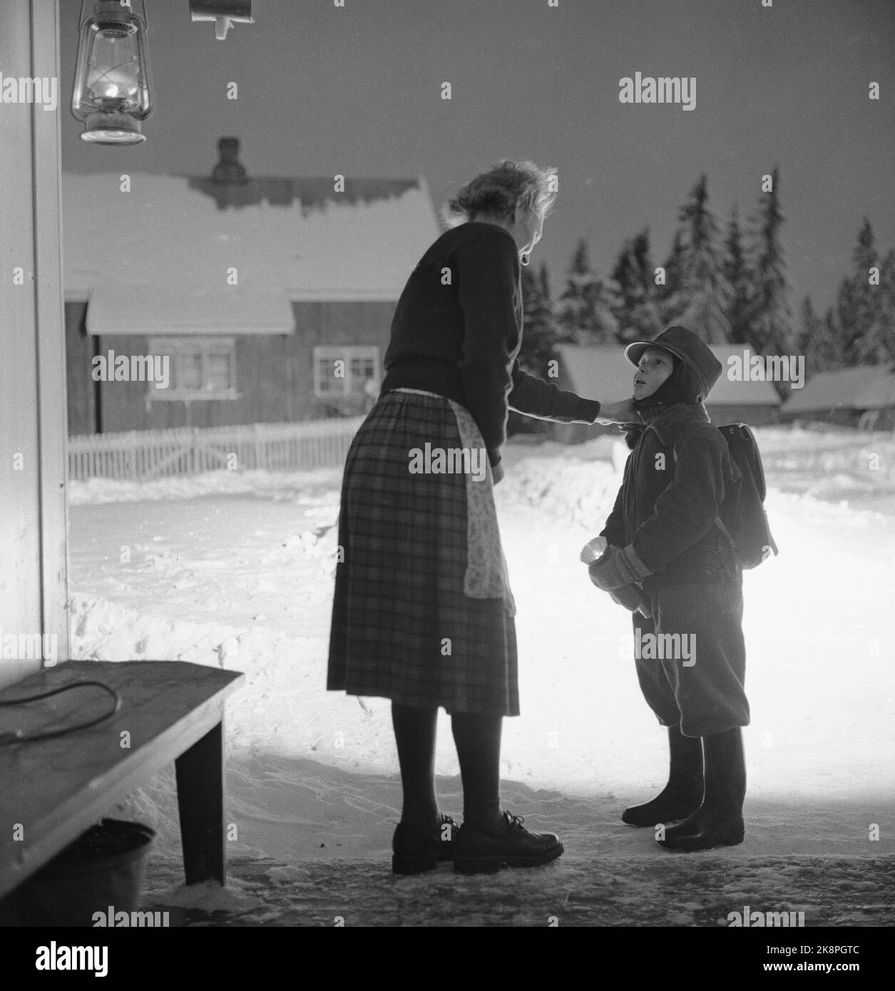 Aurskog 11 February 1956 Diese Kinder Haben 3 Meilen Schulstra e Die