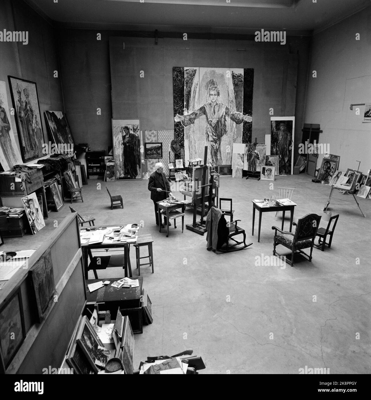 Oslo 23. Februar 1957. Im westlichen Turm des Rathauses befindet sich ...