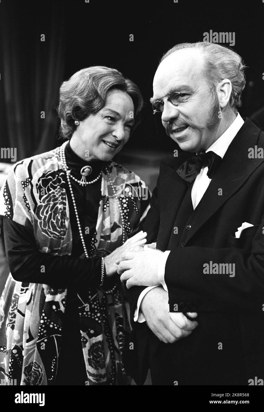 Oslo 19700917. Die Schauspieler Henki Kolstad (f.h) und Göril Havregold ...