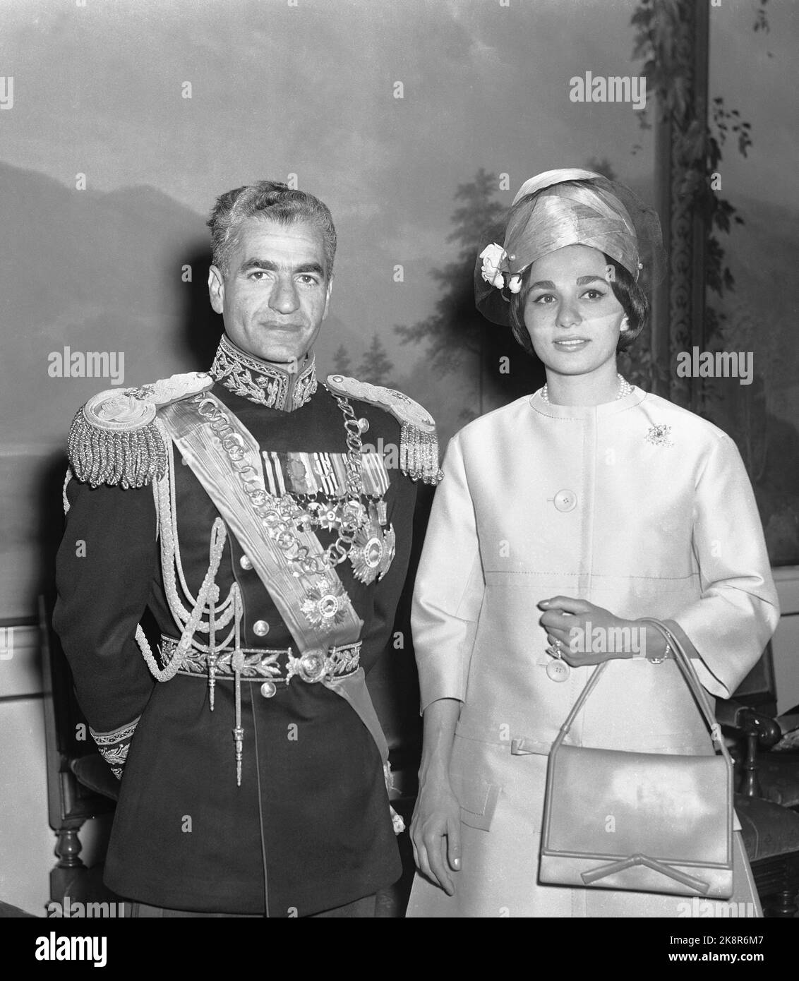 1961 königin farah diba persien iran -Fotos und -Bildmaterial in hoher ...