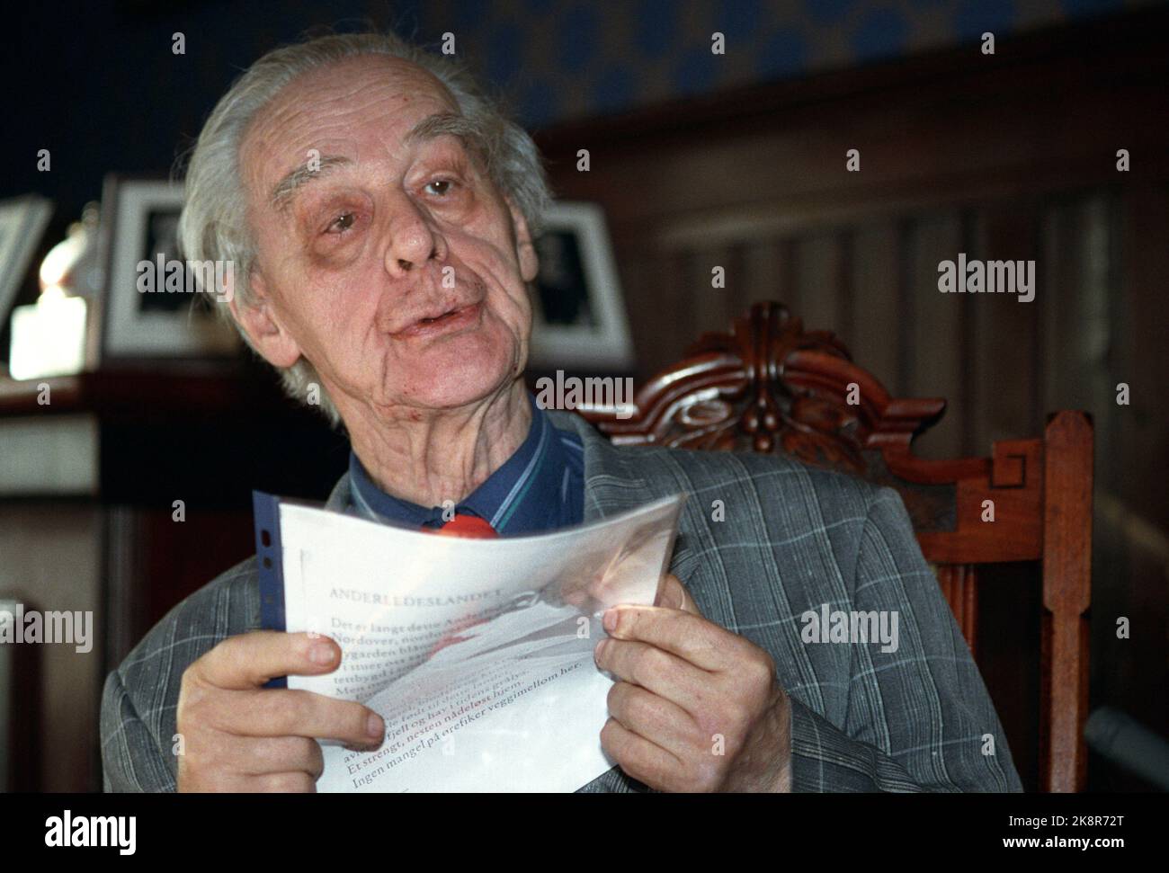 Jon eeg ntb ntb allein portrait -Fotos und -Bildmaterial in hoher ...