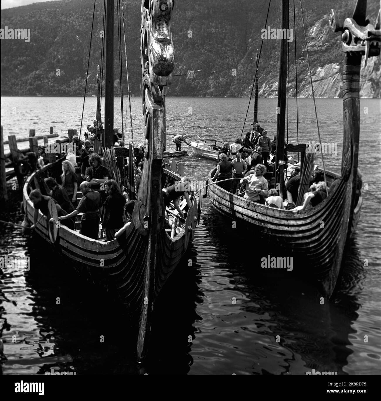 Vikings ship ships Schwarzweiß-Stockfotos und -bilder - Alamy