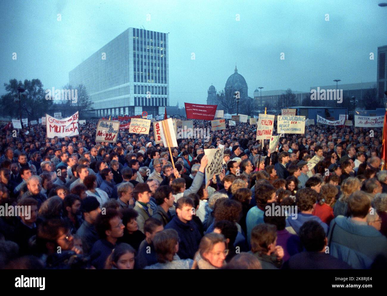 Berlin deutschland 19891108 vor dem fall der berliner mauer -Fotos und ...