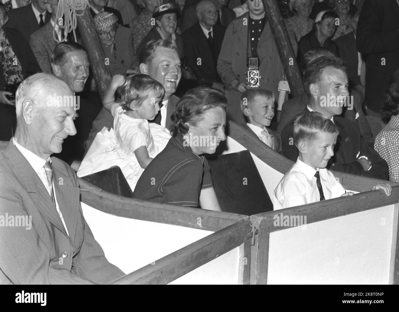 Prinzessin ragnhild und ganz rechts erling lorentzen foto -Fotos und ...