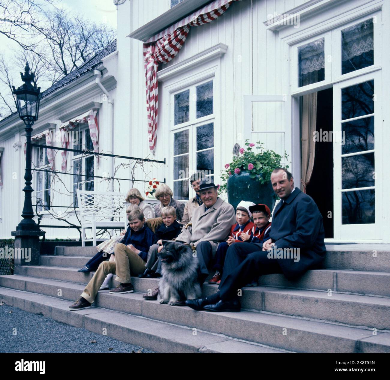 Kronprinz harald prinz magnus prinzessin astrid foto -Fotos und ...