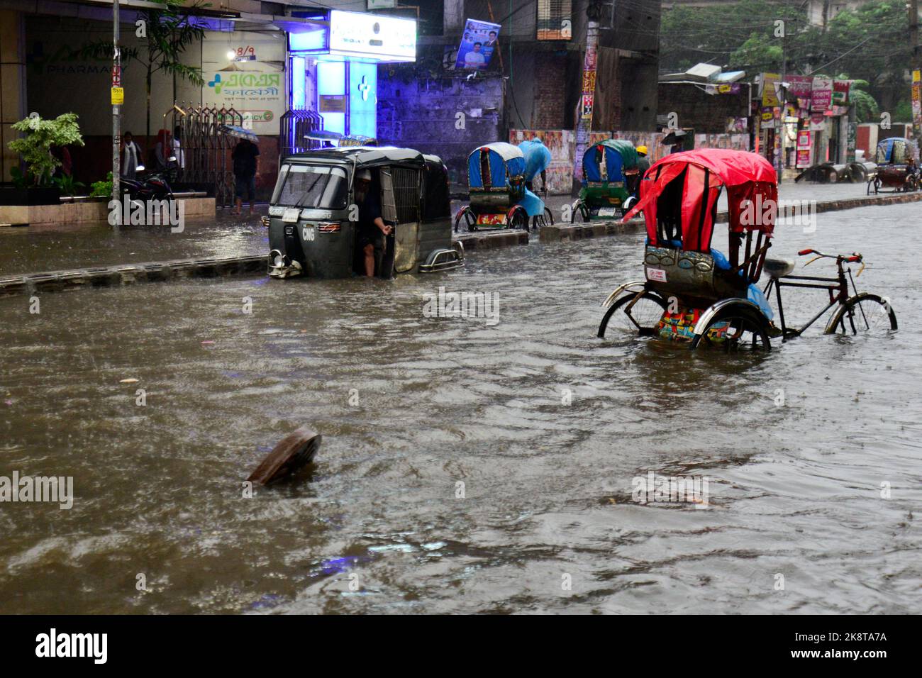 Heftiger platzregen -Fotos und -Bildmaterial in hoher Auflösung – Alamy