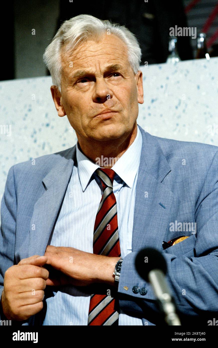 Hans i kleven foto -Fotos und -Bildmaterial in hoher Auflösung – Alamy