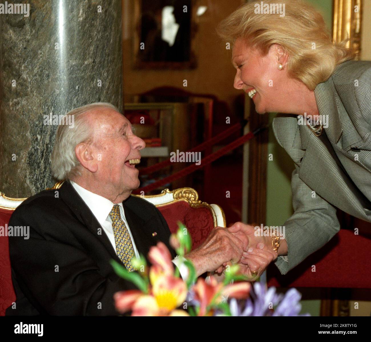 Oslo 19970425. Schauspieler pro Aabel wird 95. Hier wird Aabel an ...