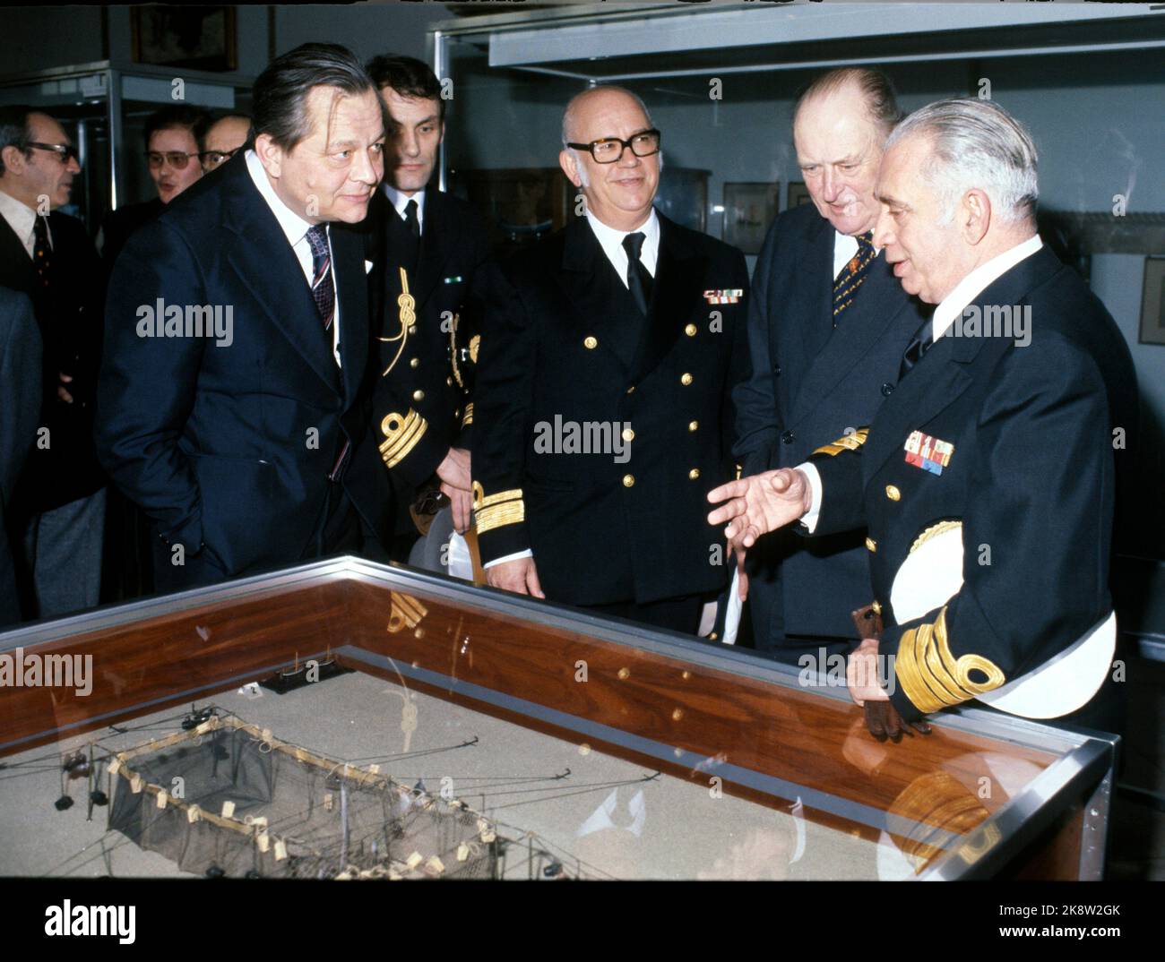 King olav und admiral souto cruz foto -Fotos und -Bildmaterial in hoher ...