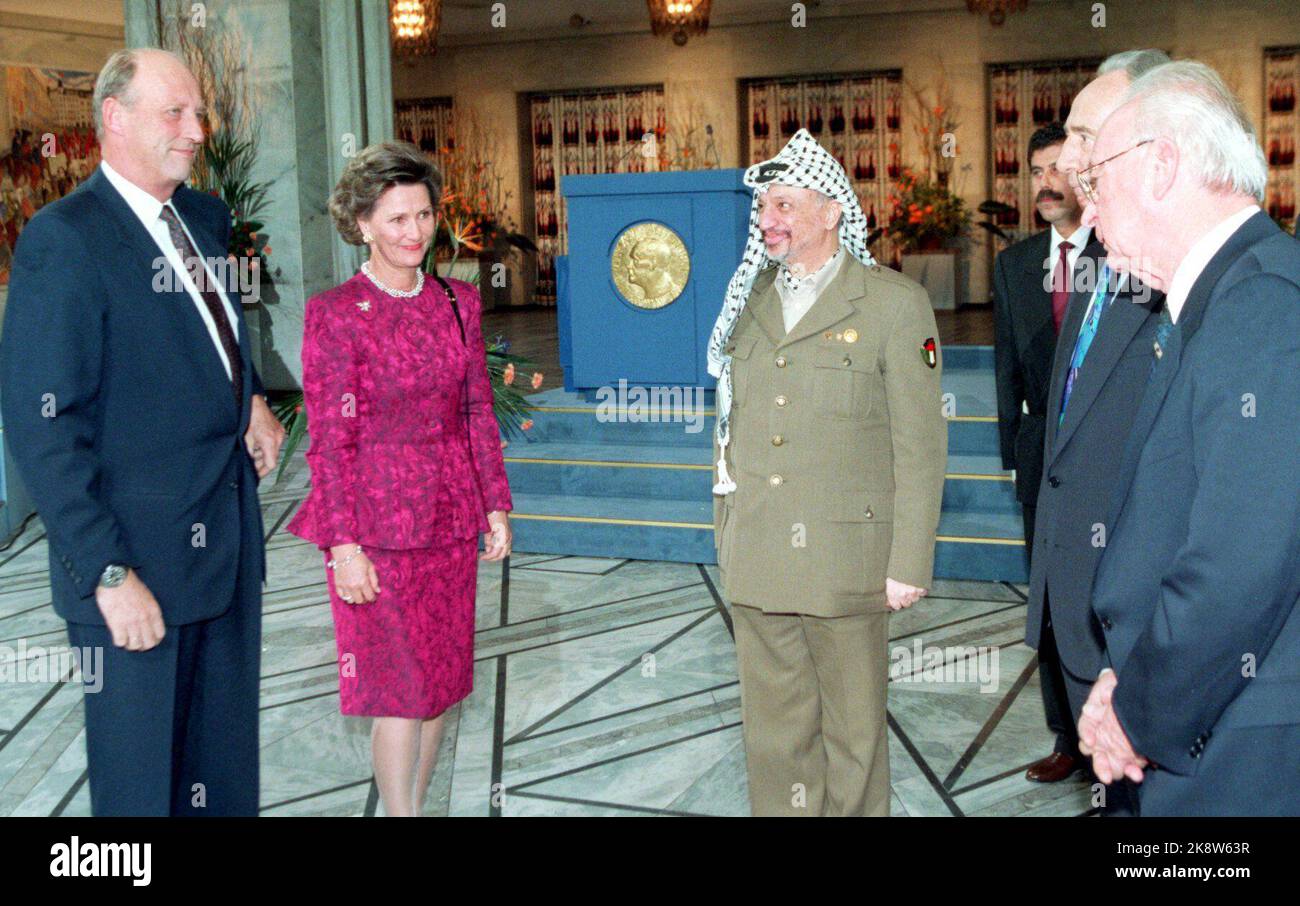 Shimon peres und yitzhak rabin im rathaus von oslo foto -Fotos und ...