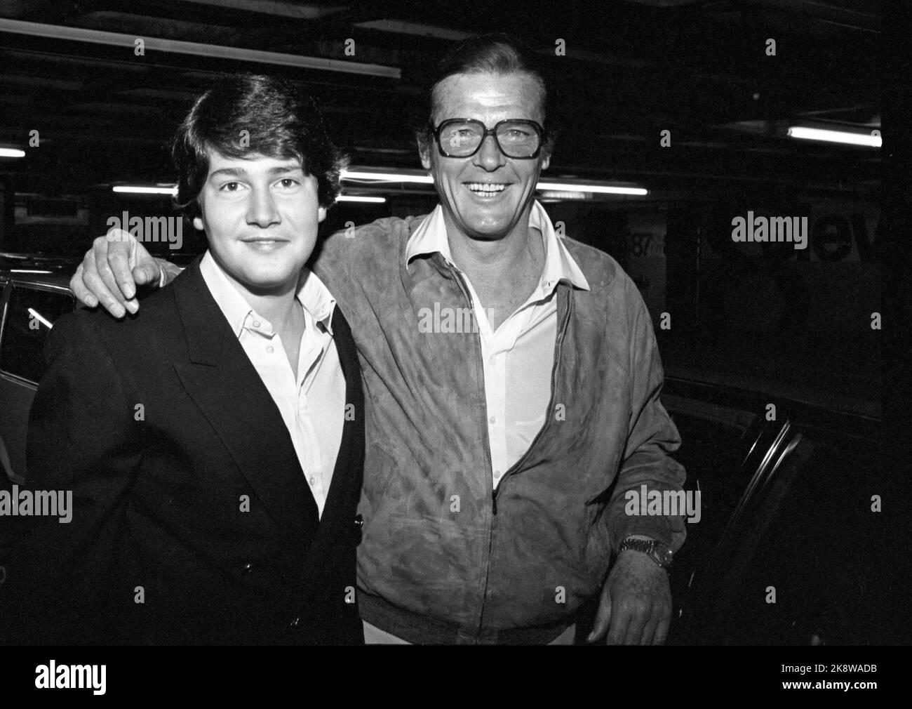 Roger Moore und Sohn Geoffrey Moore um die 1980er Jahre Credit: Ralph ...