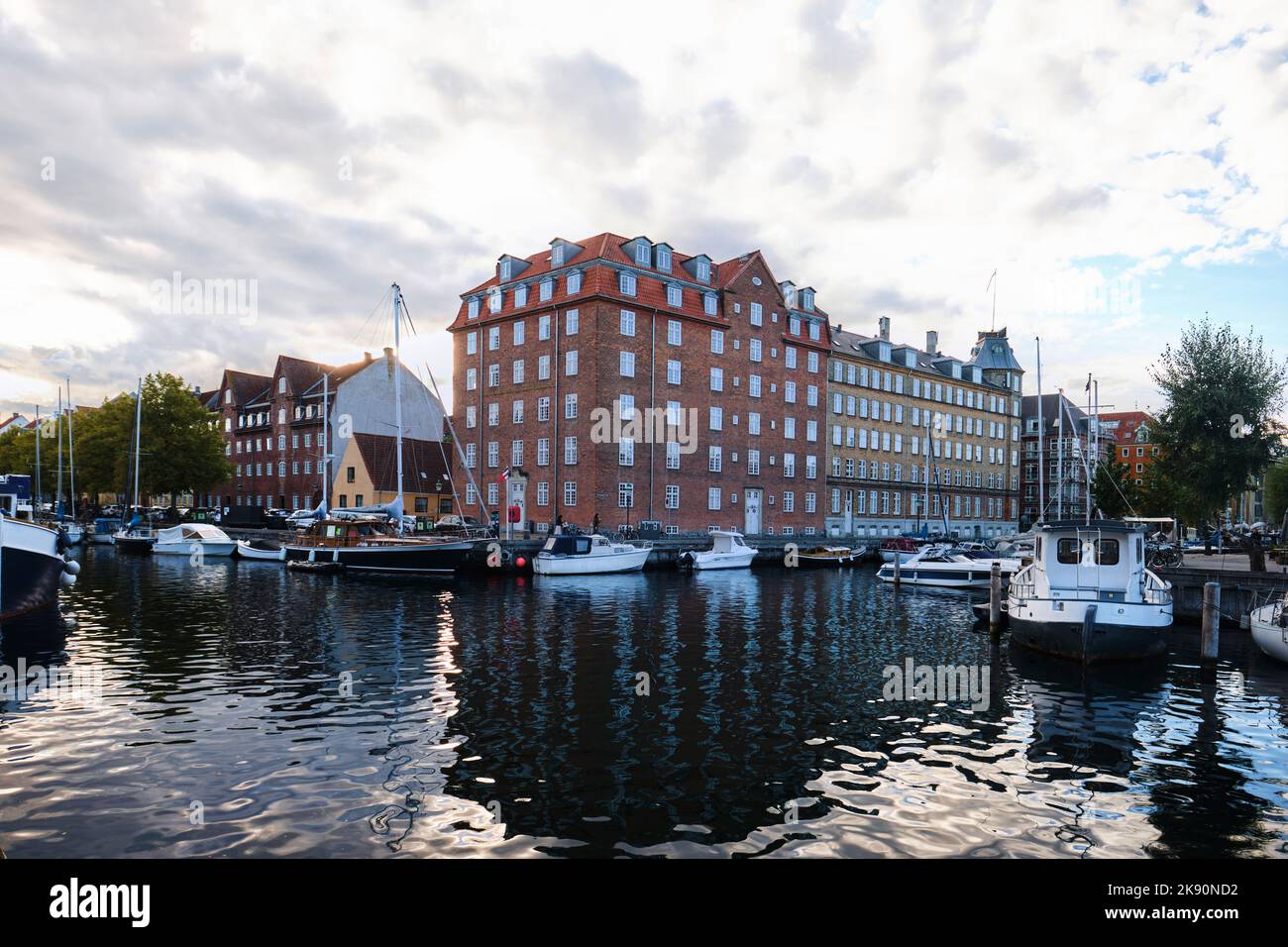 Kopenhagen, Dänemark - 2022. September: Historische Gracht- und ...