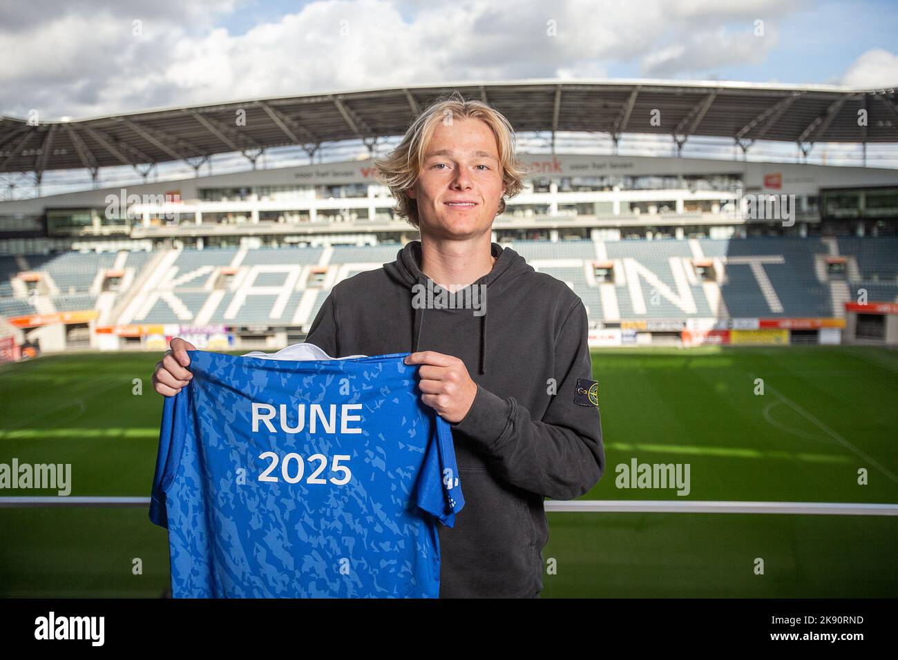 Gent, Belgien, 25. Oktober 2022, Gent's Rune Van Den Bergh bei der ...