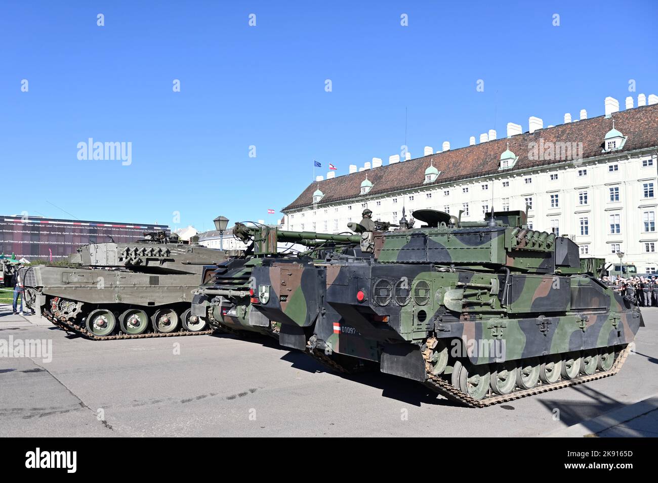 Austrian army tanks -Fotos und -Bildmaterial in hoher Auflösung – Alamy