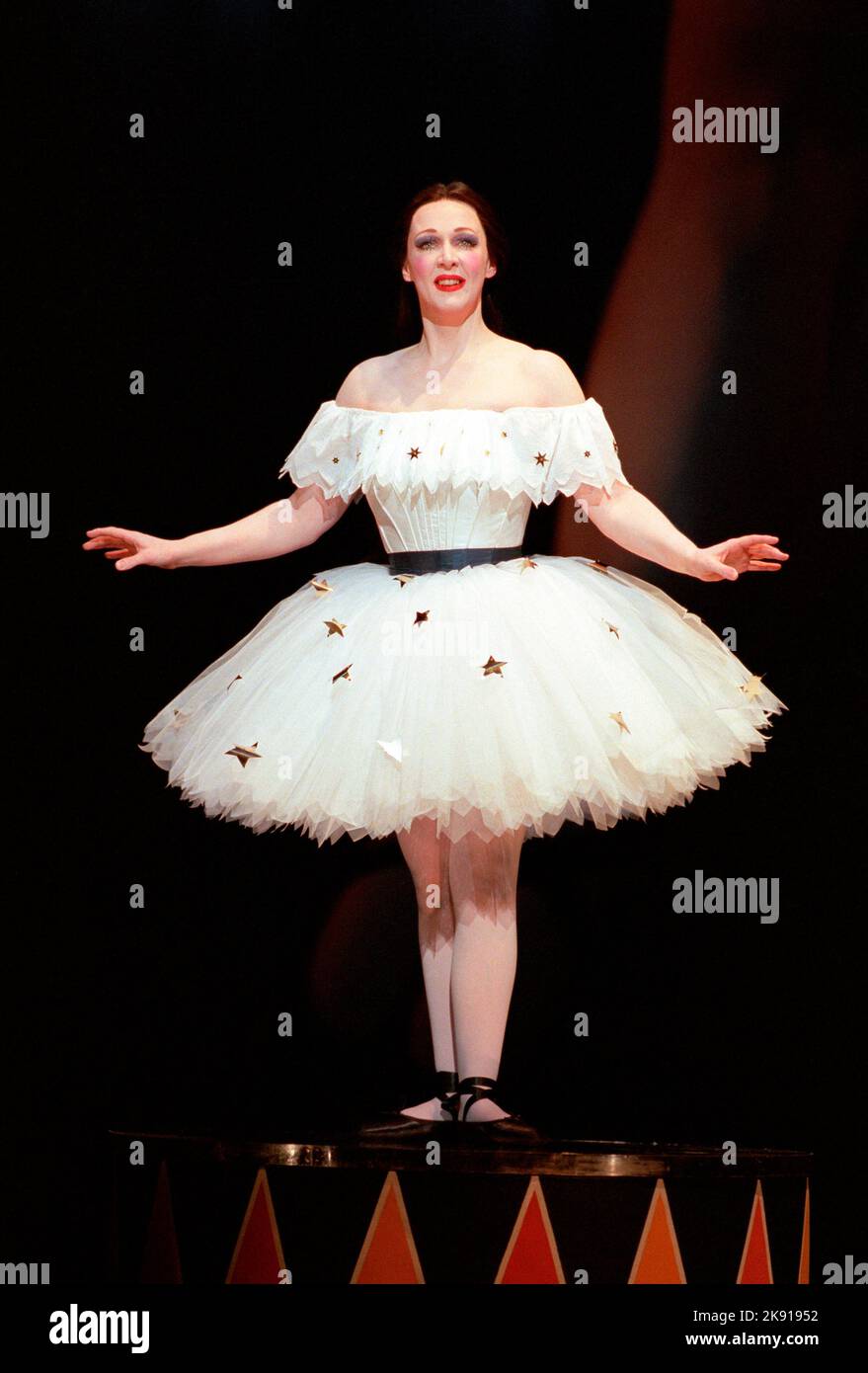 Rosa mannion -Fotos und -Bildmaterial in hoher Auflösung – Alamy