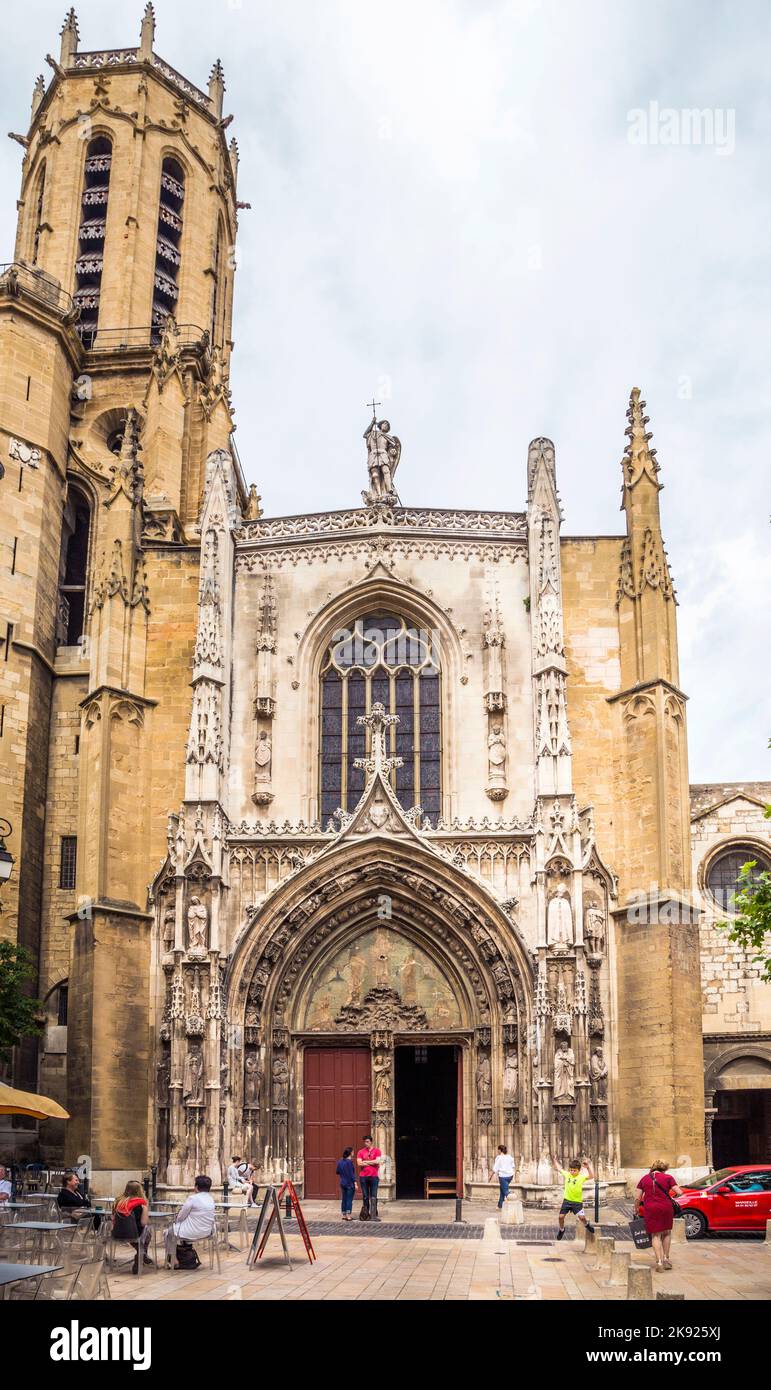 Heiliger saveur cathedrale -Fotos und -Bildmaterial in hoher Auflösung – Alamy
