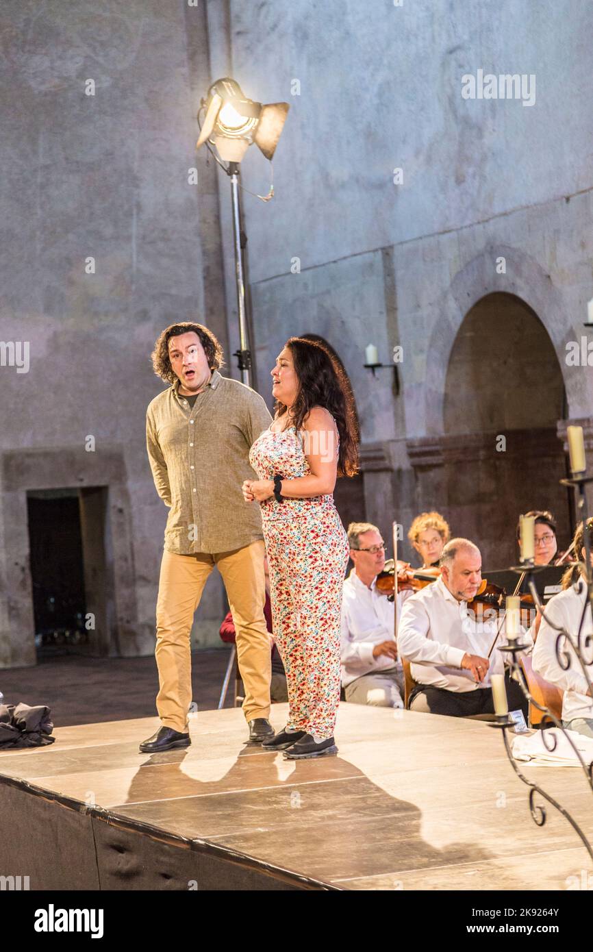 EBERBACH, DEUTSCHLAND - 12. JUNI 2016: Sänger John Osborne und Lynette ...