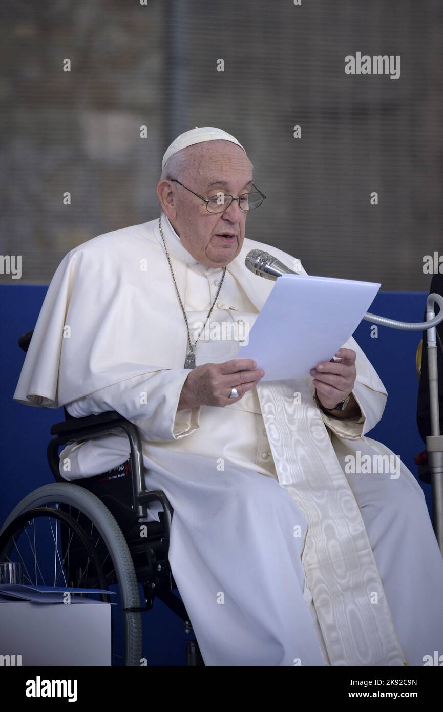 Rom, Italien. 25. Oktober 2022. Papst Franziskus nimmt mit Vertretern ...