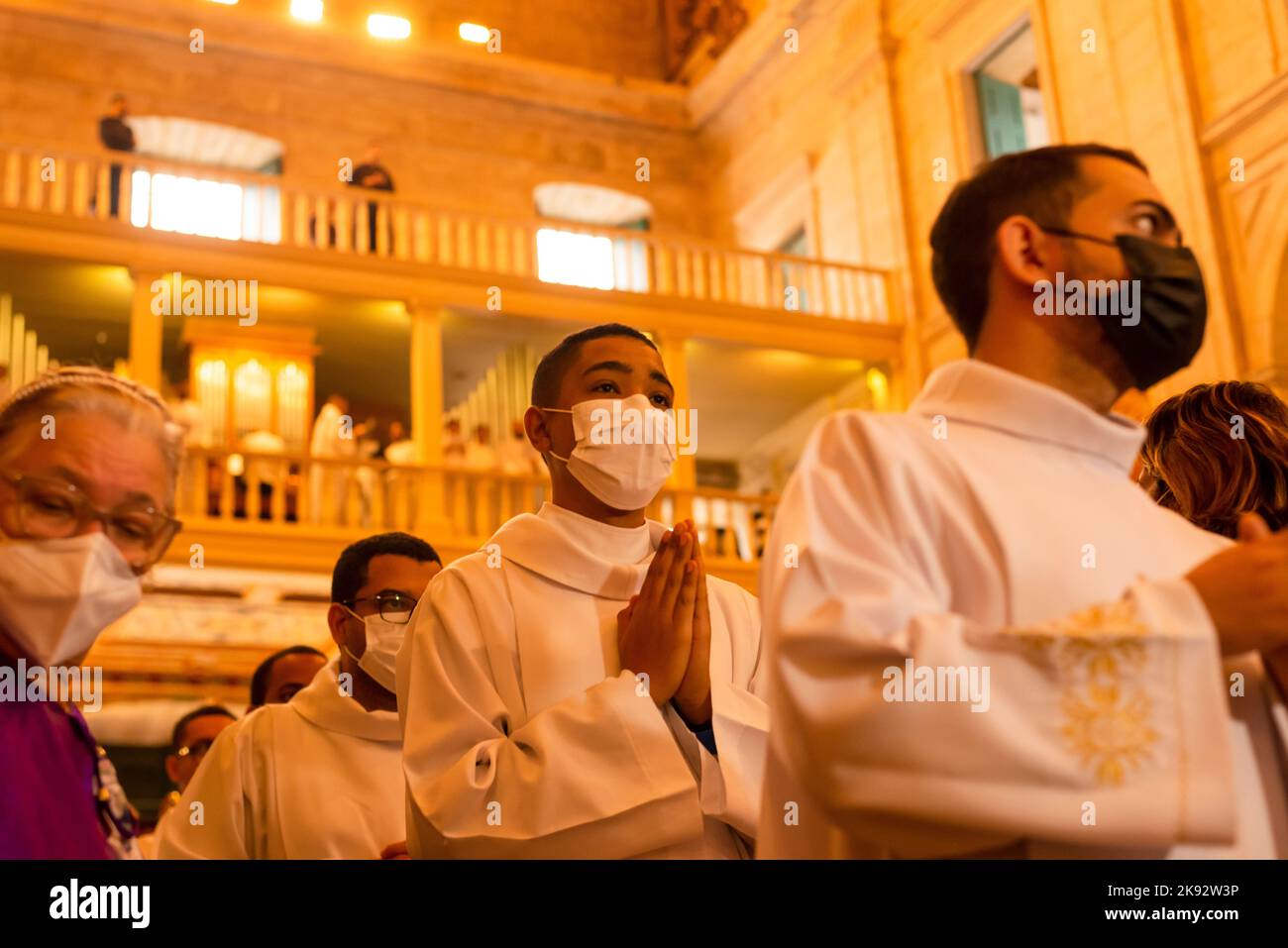 Salvador, Bahia, Brasilien - 16. Juni 2022; Katholiken und Priester ...