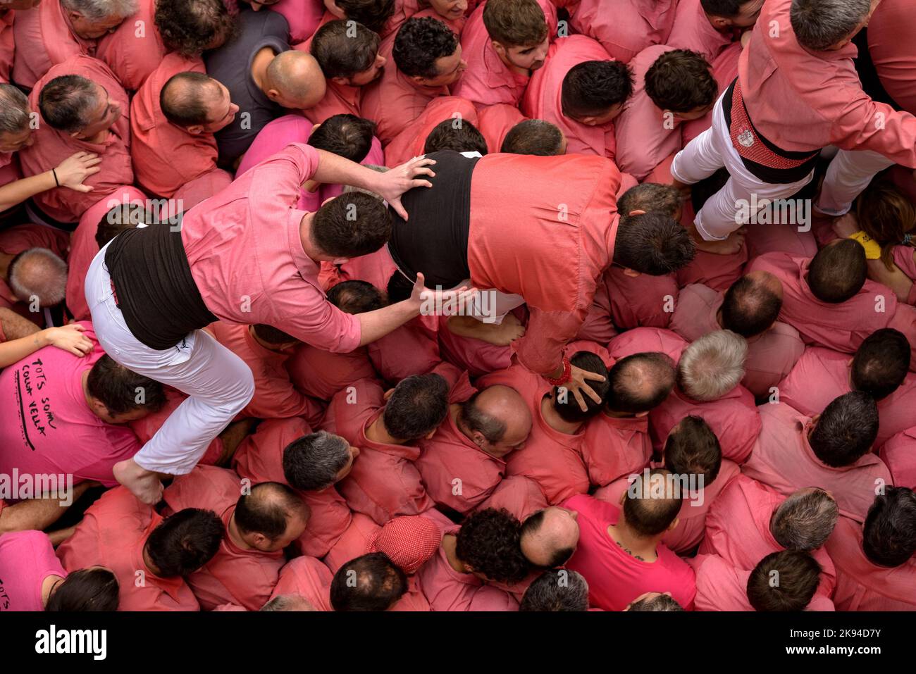 Das Team Colla Vella de Valls hat Dutzende von Leuten zusammengebracht ...