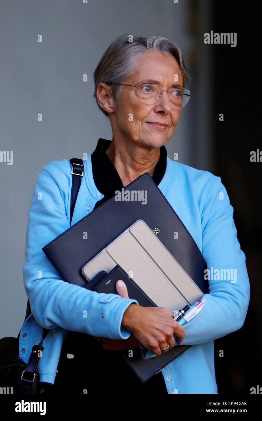 Premierministerin elisabeth born -Fotos und -Bildmaterial in hoher ...