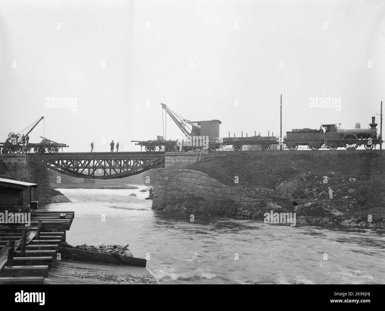 Die Staatsbahnen, SJ A 75 'Göta' an der Brücke wechseln für Motala ...