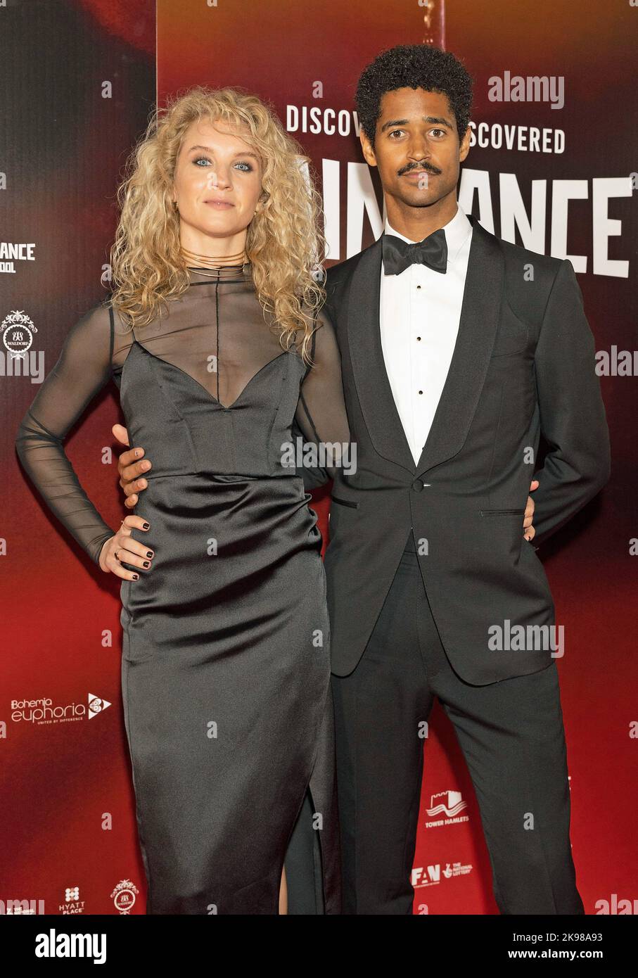 Mona Godfrey und Alfred Enoch nahmen an der Eröffnungsgala des ...