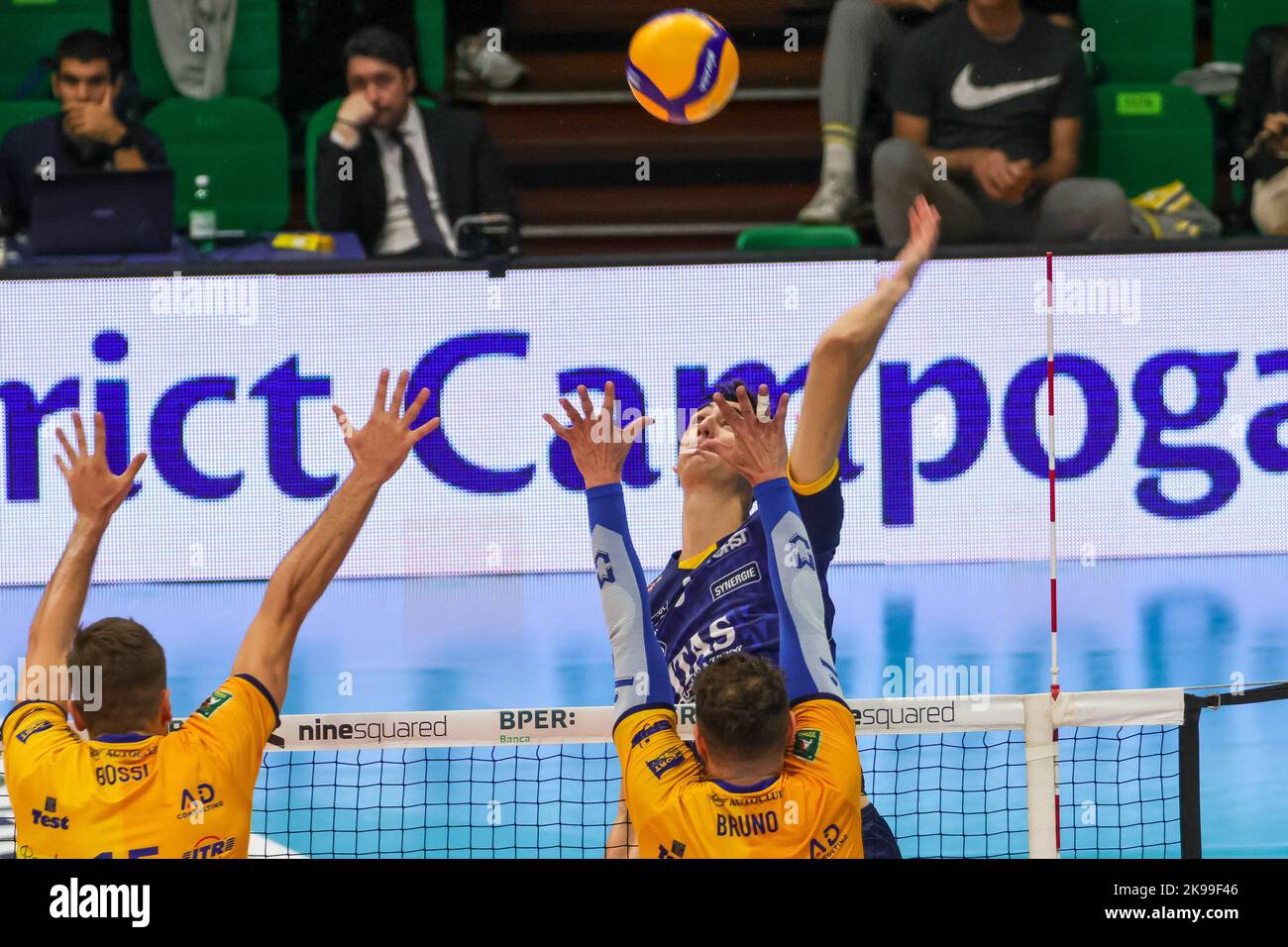 PalaPanini, Modena, Italien, 26. Oktober 2022, Alessandro Michieletto (ITAS Trentino), Elia ...