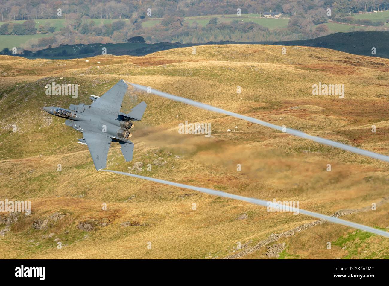Mach loop luftfahrtfotografie -Fotos und -Bildmaterial in hoher ...