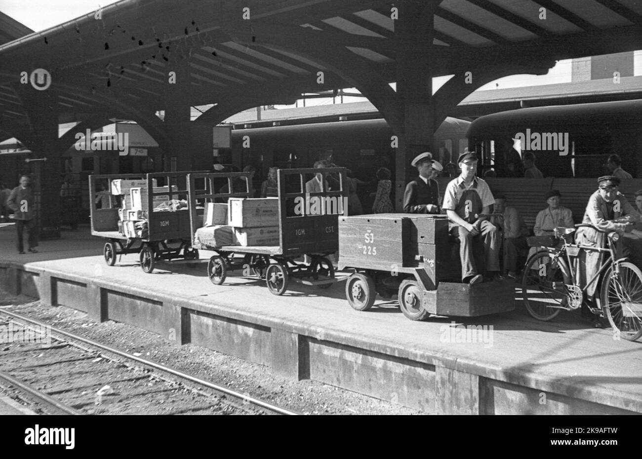Stockholm train station central railway Schwarzweiß-Stockfotos und ...